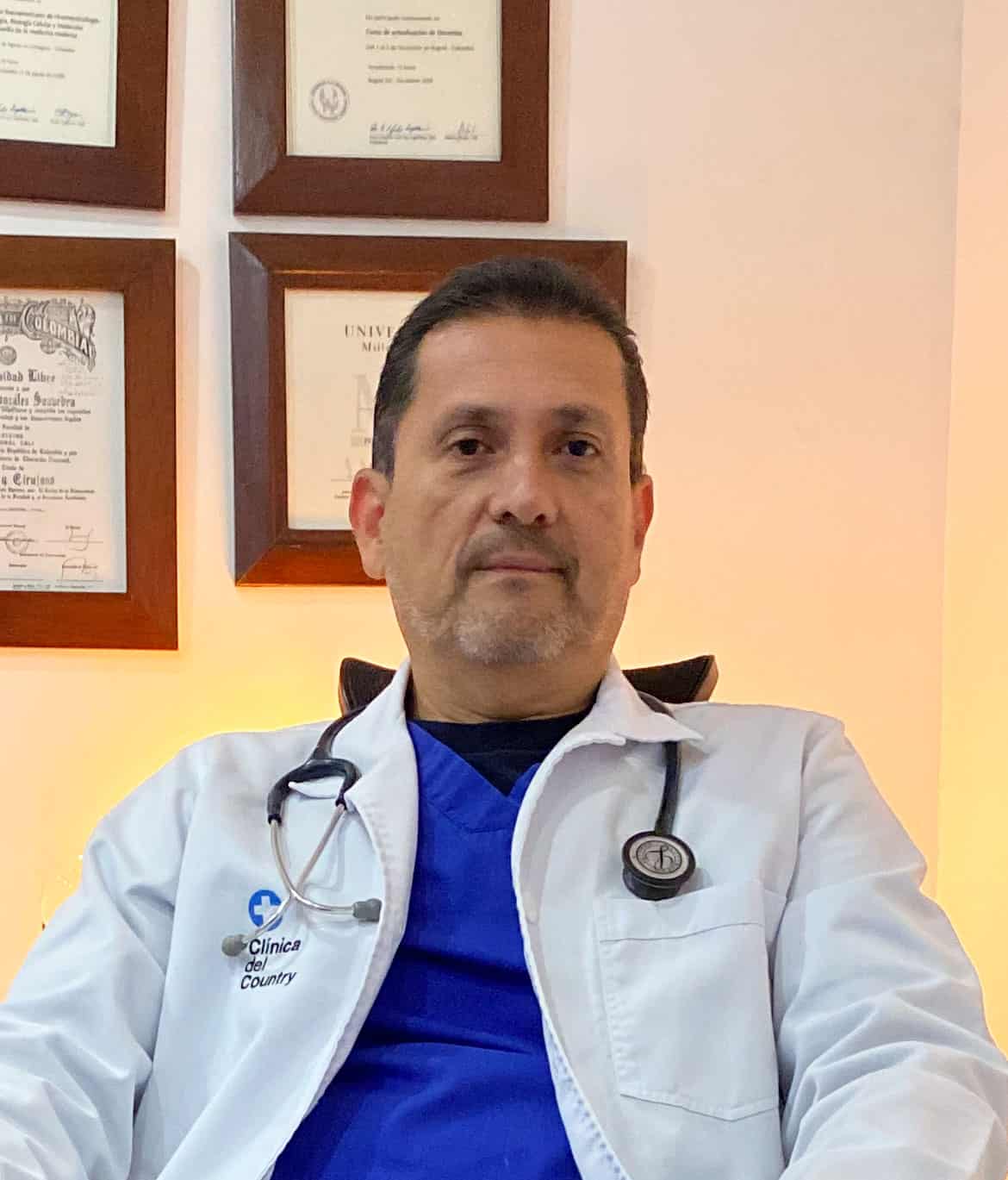 Dr. Edward González Saavedra
